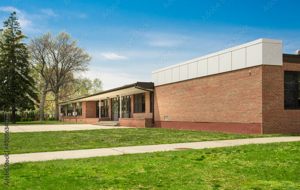 Exterior view of a typical American school building Stock Photo | Adobe ...