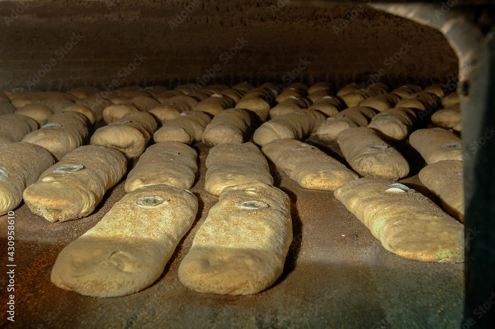 Foto de Genzano bread is a typical bread produced near Rome in the ...