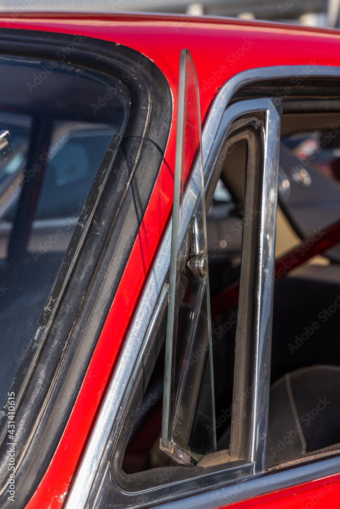 三角窓 Unusual triangular window of a classic car Stock Photo | Adobe Stock