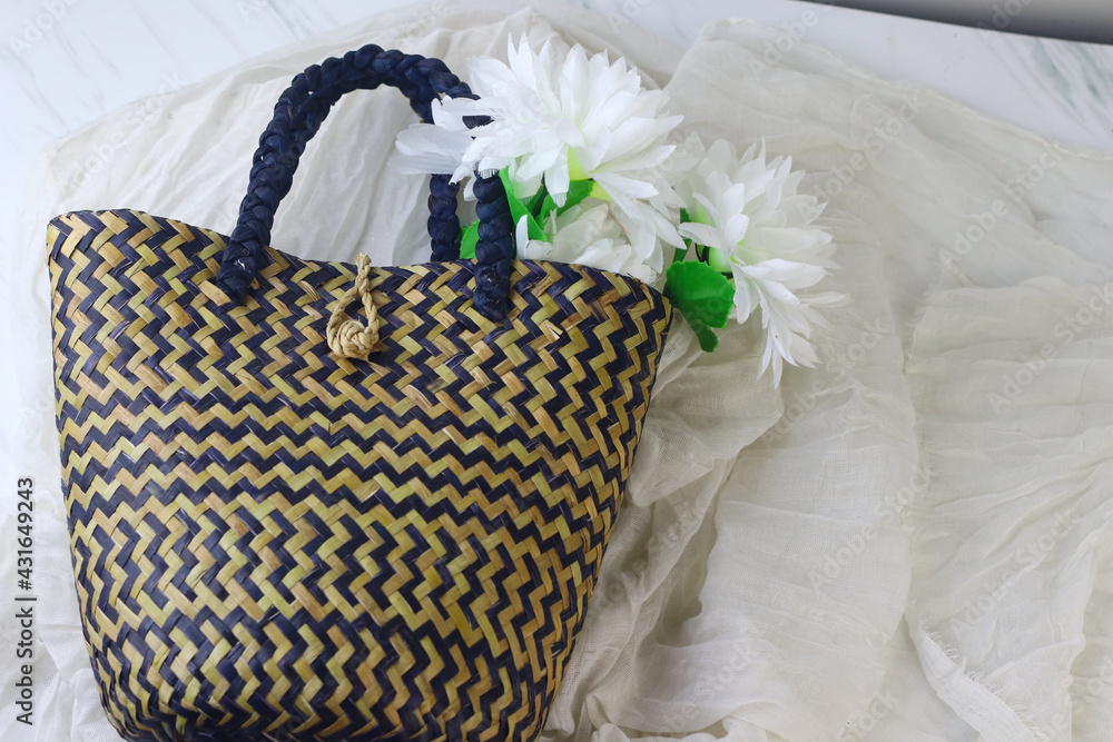 Tas anyaman purun, Indonesian traditional woven tote bag from ...