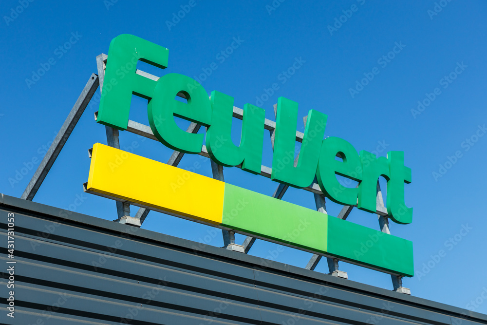 Feu Vert logo on the front of the garage Stock Photo | Adobe Stock