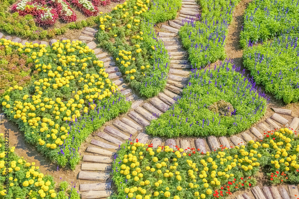 Flower Garden landscape design with pathway or walkway in the garden ...