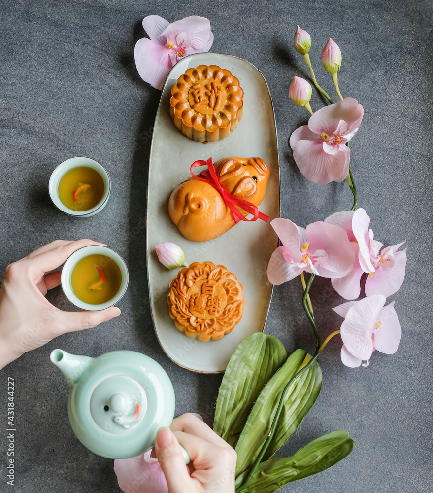 Chinese pastries eaten during the Mid-Autumn Festival / Traditional ...