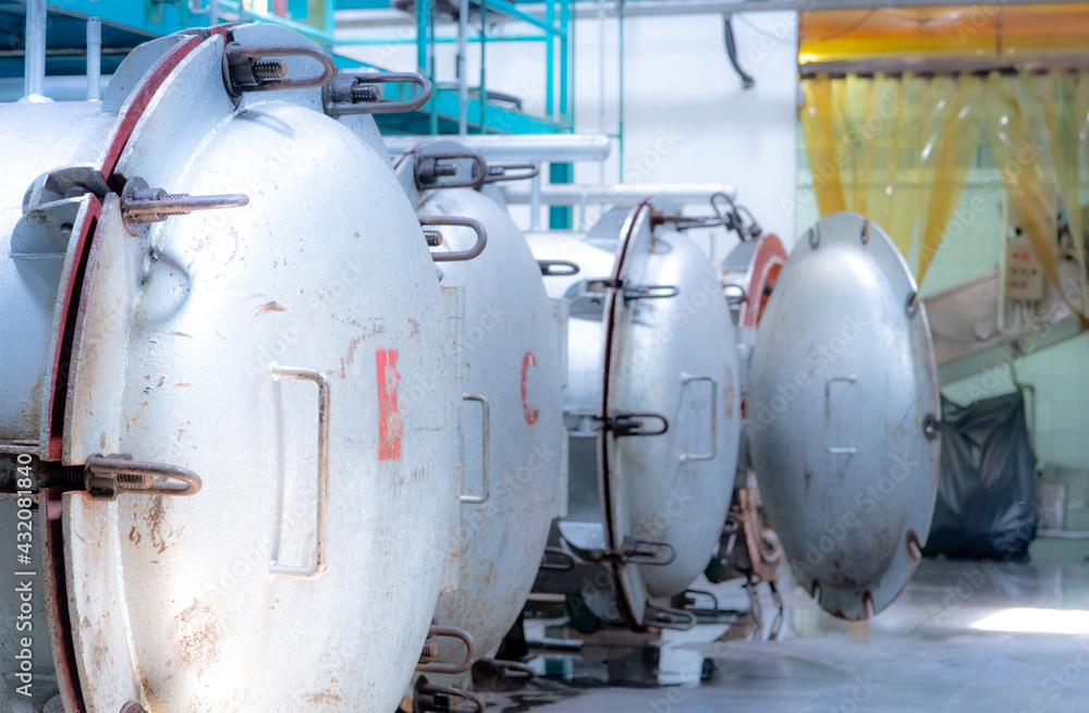 High pressure processing or high hydrostatic pressure machine for food ...