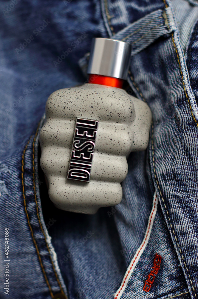 Diesel Only the Brave Street Eau de Toilette Perfume de Hombre, hand ...