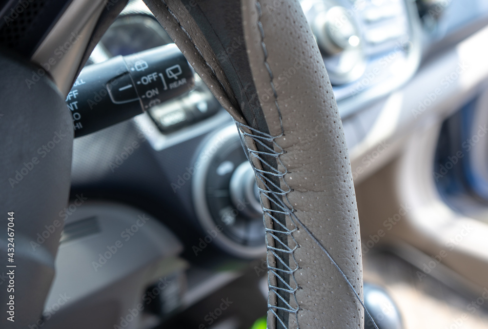 Braided steering wheel with leather cover. The mechanic change a new ...