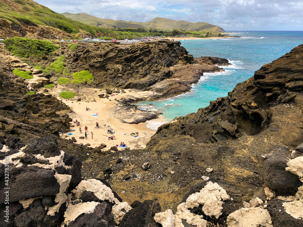 Foto Stock Beautiful white sandy Secret Cove Bay Beach on Hawaiian ...