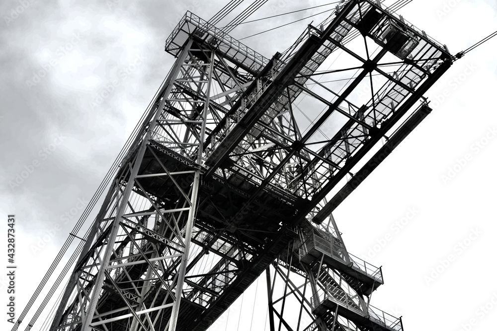 Newport Transporter Bridge, constructed in 1902 crosses the River Usk ...