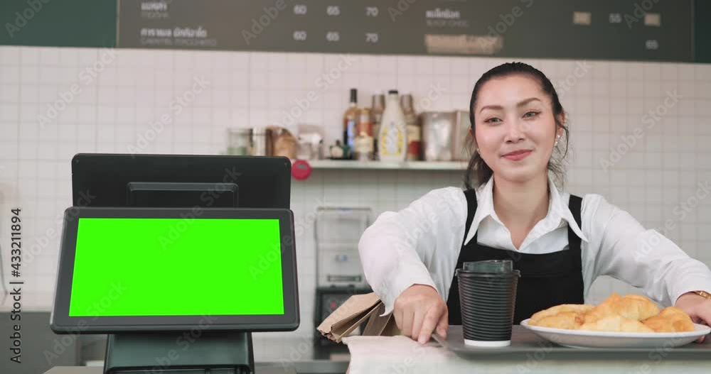 Vidéo Stock Touch screen cashier machine with blank green screen at ...