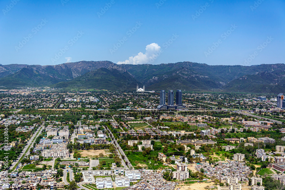Foto de Islamabad is the capital city of Pakistan, and is administered ...