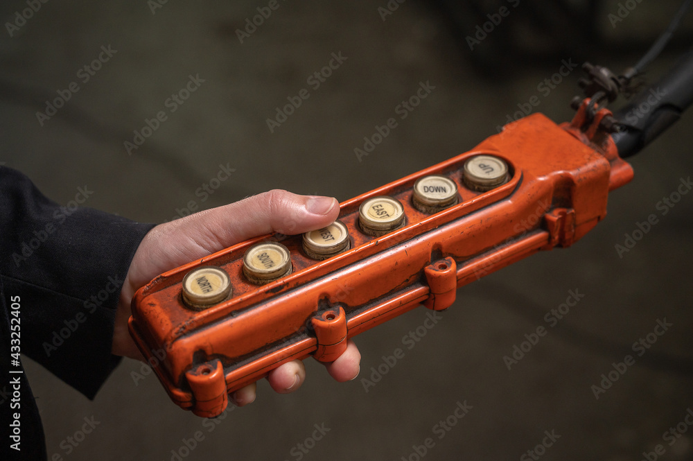 Crane control button is Controlling the lift in the factory, Remote ...