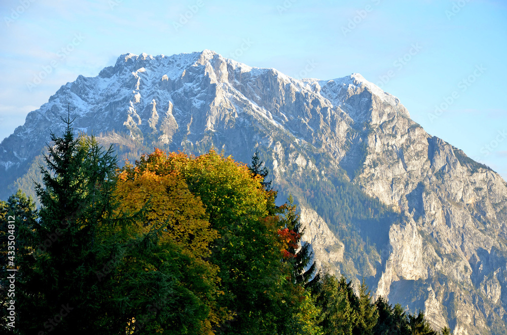 Der Traunstein im Salzkammergut im Herbst (Oberösterreich, Österreich ...