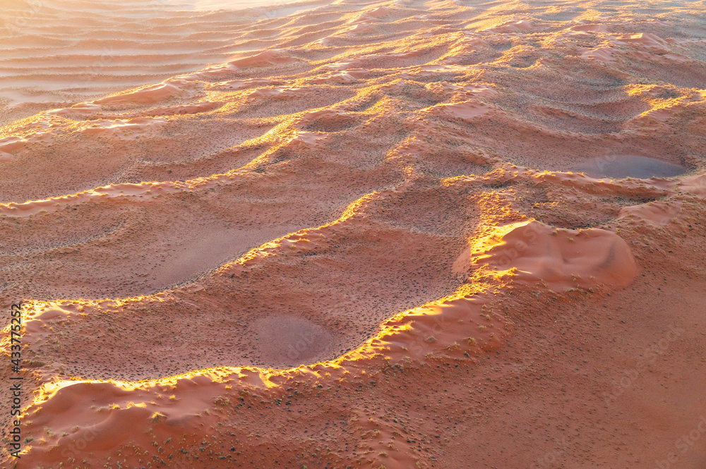 In the arid area of the world, the scenery of the Taklimakan Desert in ...