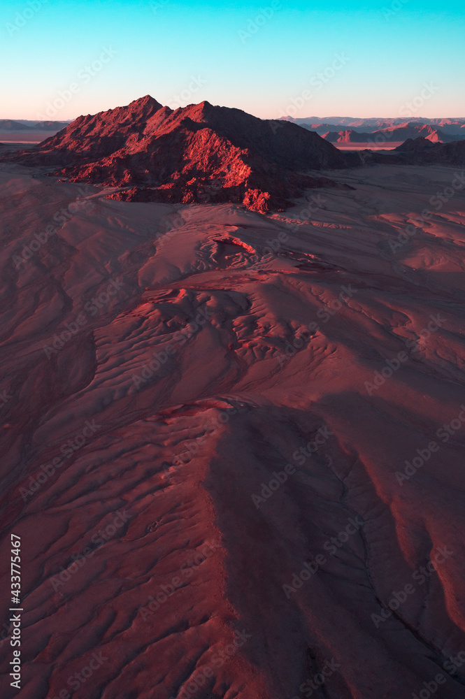 In the arid area of the world, the scenery of the Taklimakan Desert in ...