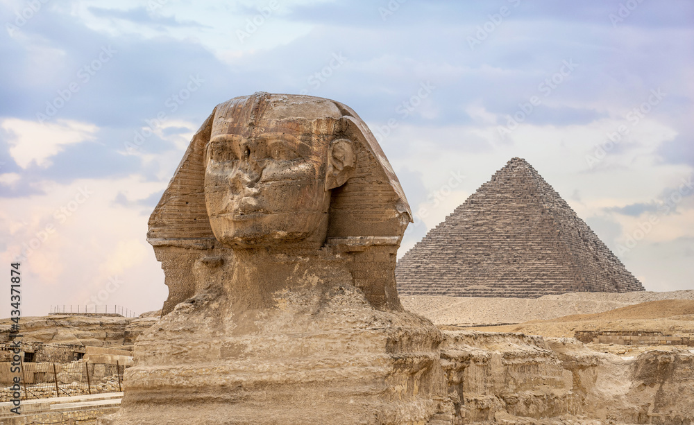 Foto de Great Sphinx and Pyramid of Khafre. Sphinx and the Great ...