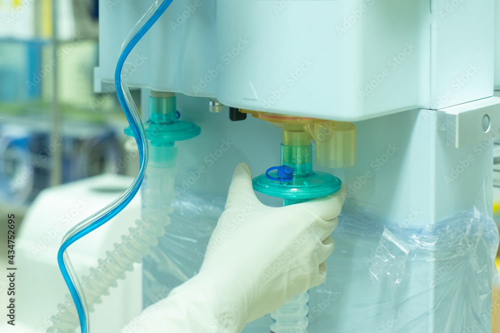 Respiratory connection tube, HME filter and suction catheter, patient ...