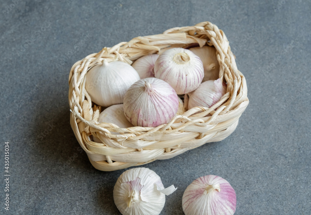 Known for many names as single clove garlic, pearl, single bulb ... Known for many names as single clove garlic, pearl, single bulb ...