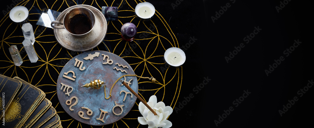 Fortune Telling Table with tarot cards and esoteric objects Stock Photo ...