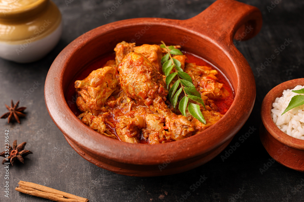 Spicy red Kerala chicken curry , rice Goan style chicken vindaloo ...