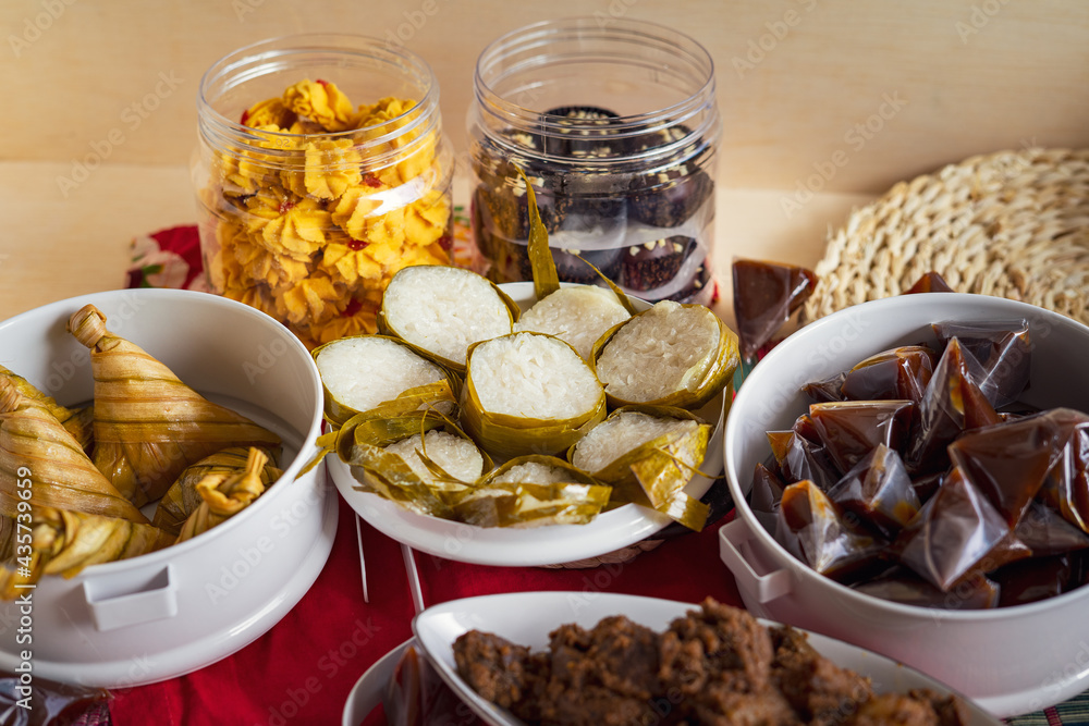 Traditional Malay Food and cookies during Ramadan and Eid Mubarak. Hari ...