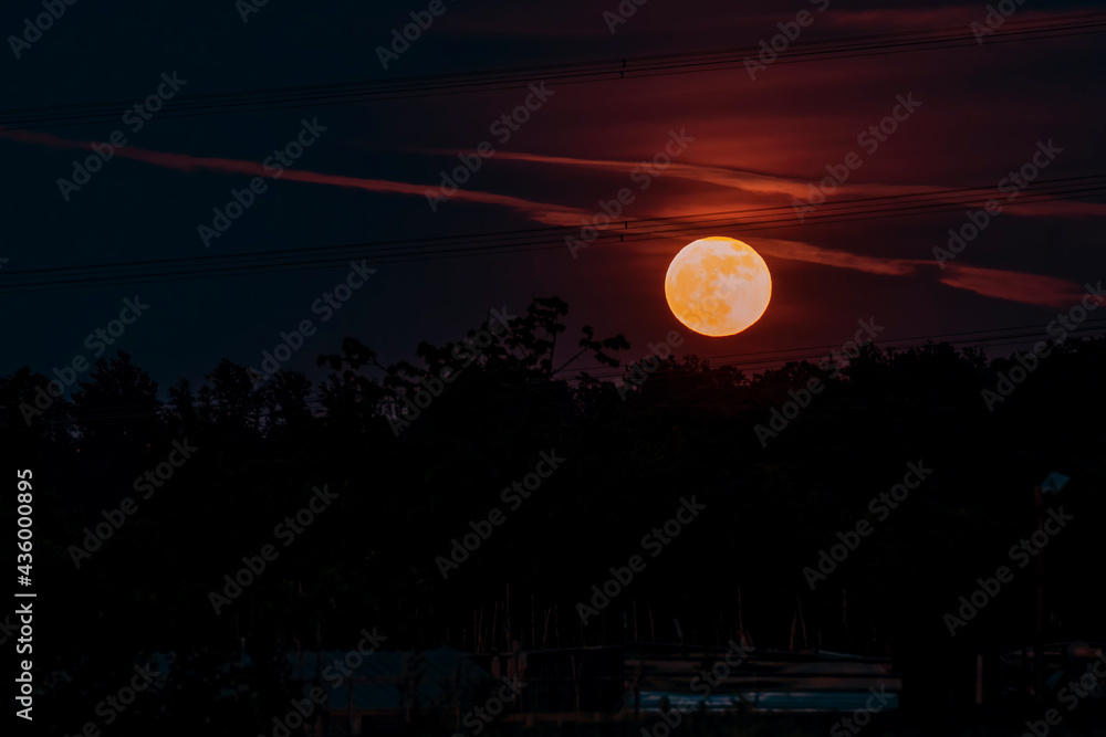 The super moon of May 26, 2021 as seen from the province of Pisa ...