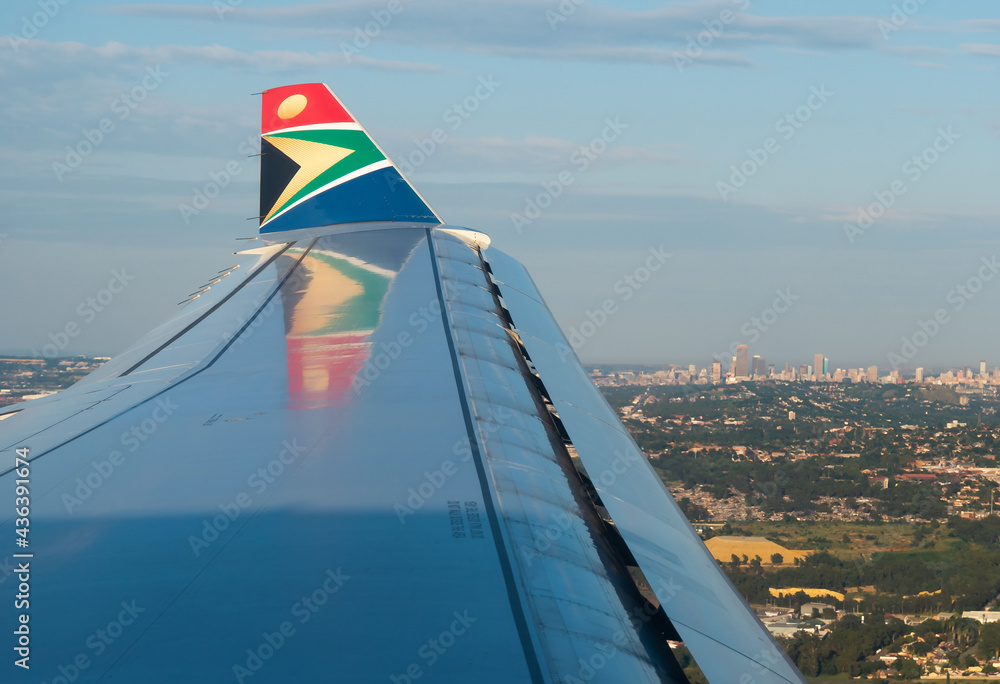 Foto de Wing view of South African Airways Airbus A330 with ...