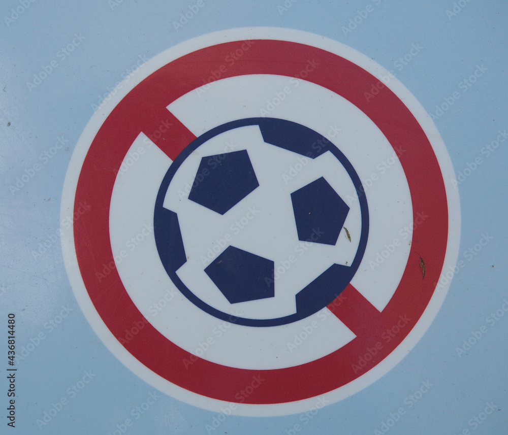 prohibido jugar balón Stock Illustration | Adobe Stock