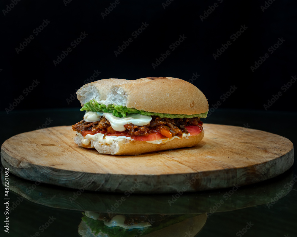 Sandwich de carne mechada, sandwich chileno, mechada italiana Stock ...