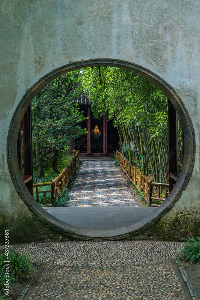 Póster Inside view of Liu Yuan, a traditional Chinese garden and UNESCO ...