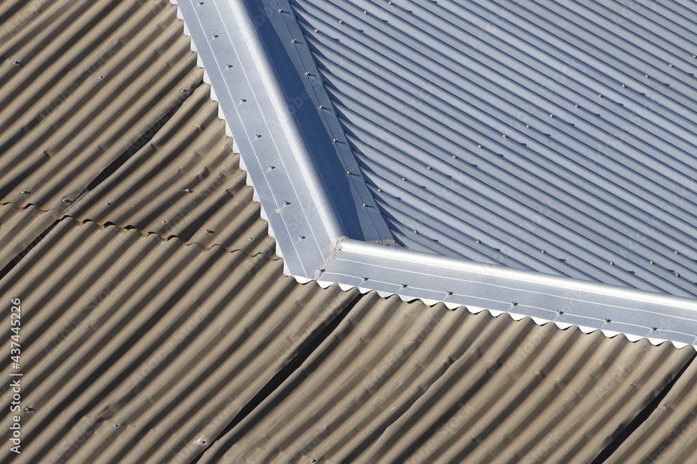 Dachkonstruktion aus Wellblech Stock Photo | Adobe Stock