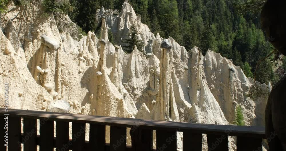 Stockvideo The incredible earth pyramids of Perca (Piramidi di Terra ...