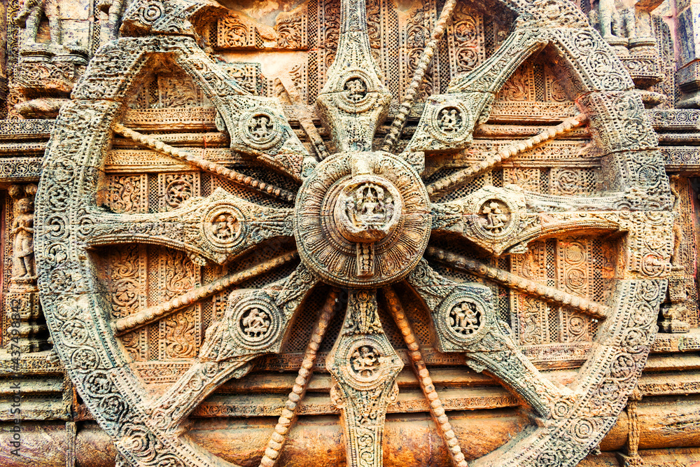 Stone chariot wheel at the Konark Sun Temple, Odisha, India Stock Photo ...