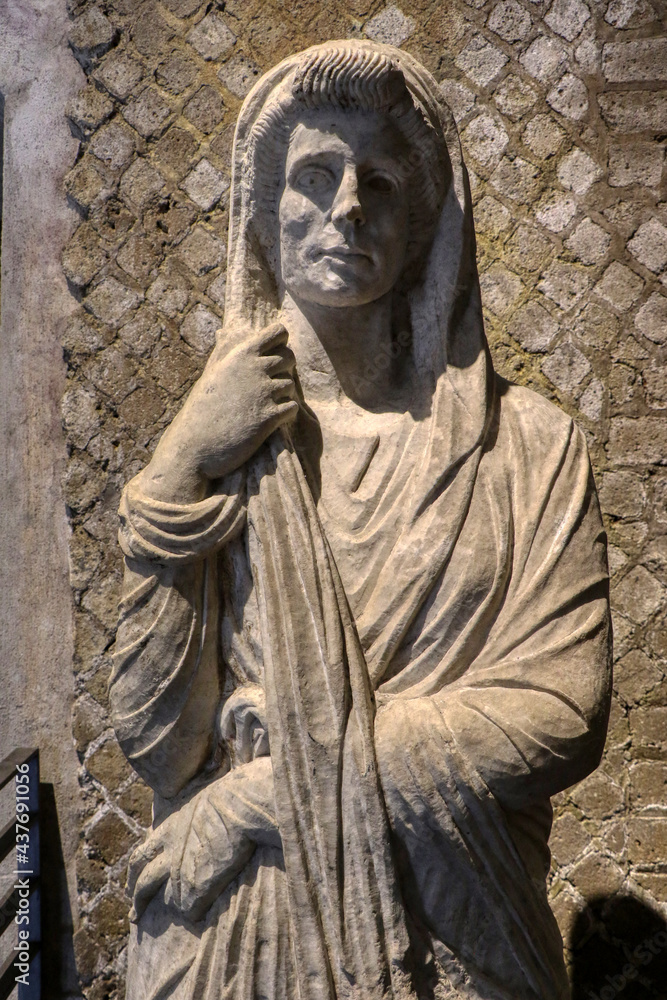 Archaeological Park of Pompeii, Antiquarium. Female funerary statue ...