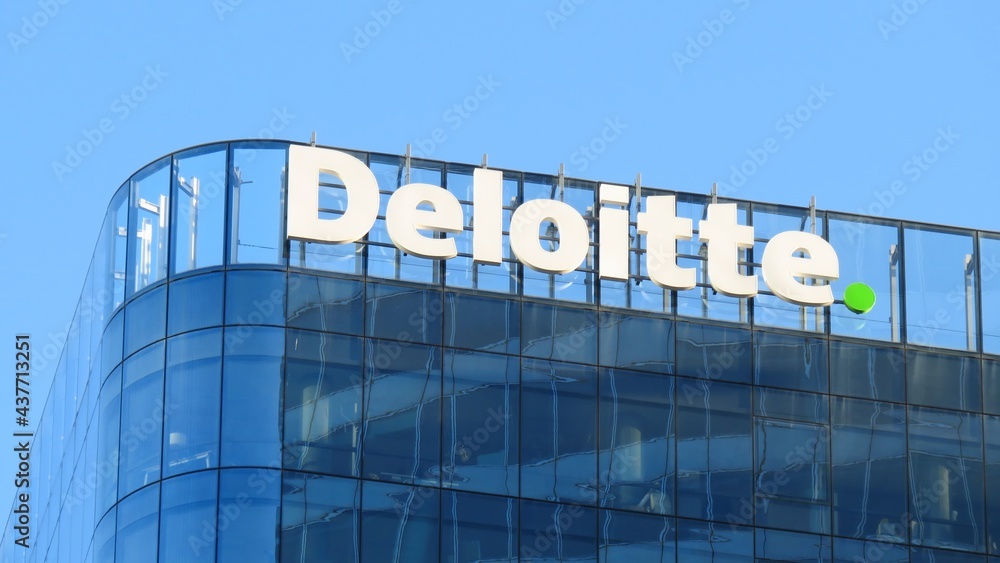 Enseigne / logo de l'entreprise Deloitte, célèbre cabinet d'audit ...