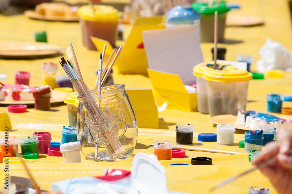 Classes of drawing art for kids outdoors Stock Photo | Adobe Stock