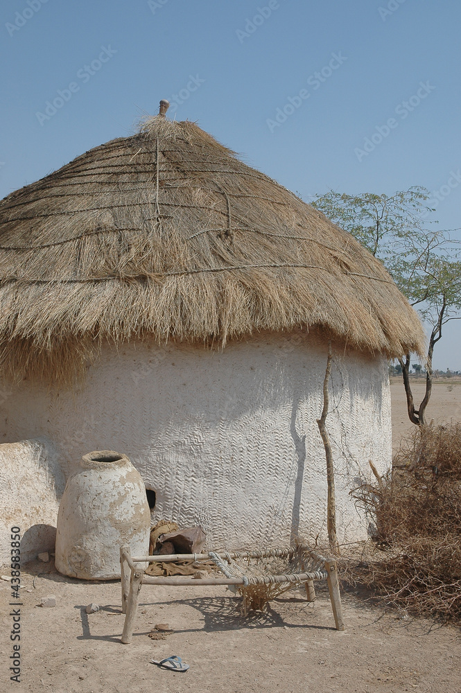 Choza de campesino en la región india de Rajastán Stock Photo | Adobe Stock