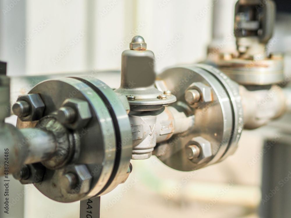 Pressure regulator for control pressure in water line at power plant ...