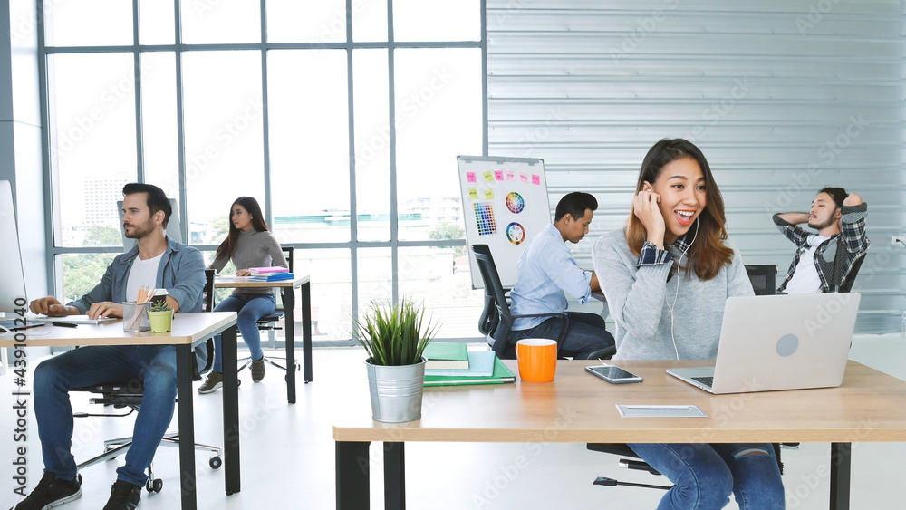 Office teamwork celebration working happiness Happy business people ...