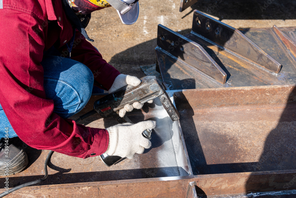 Checking defect in welded with process Magnetic Particle Testing(MT) of ...