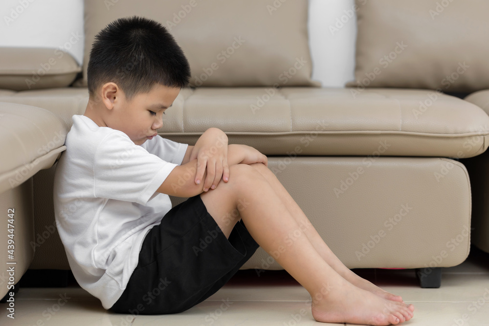 Asian child sitting alone with sad feeling, Concept for bullying ...