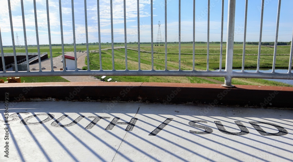 "South Sud" lettering on the concrete floor of the observation deck ...