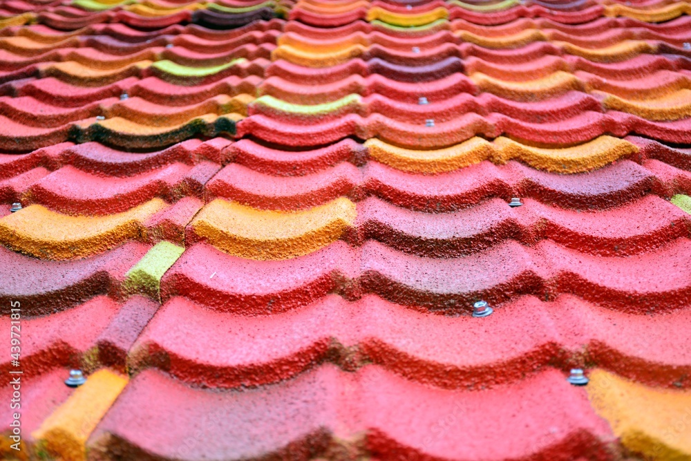 Tejas de colores en el tejado de una casa Stock Photo | Adobe Stock