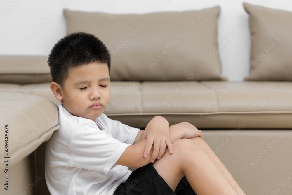 Asian child sitting alone with sad feeling, Concept for bullying ...