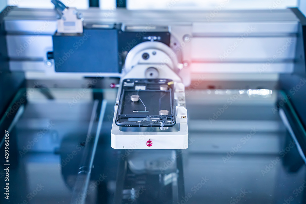 automaitc multi-axis CMM machine measure the aluminum mobile phone part ...