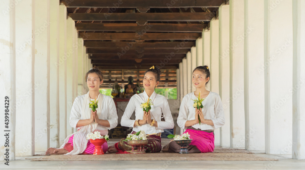 Portrait of group of Asian Shan women girls, Tai Yai, northern Thai ...