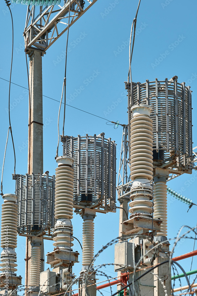 High voltage electrical transformers in an electricity distribution ...