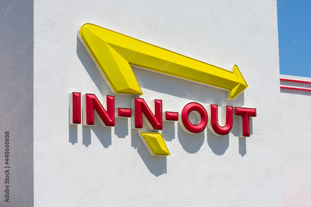 In-N-Out sign on fast food chain restaurant facade of In-N-Out Burger ...