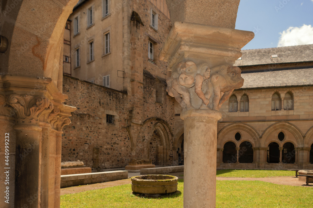 Sur la voie de Rocamadour pour Saint-Jacques-de-Compostelle entre les ...