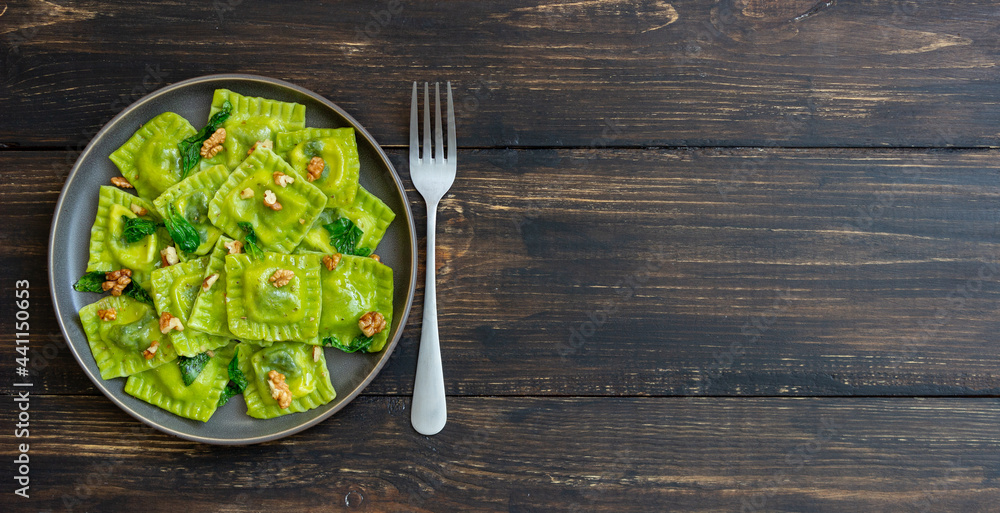 Green ravioli with ricotta cheese, spinach and nuts. Healthy eating ...