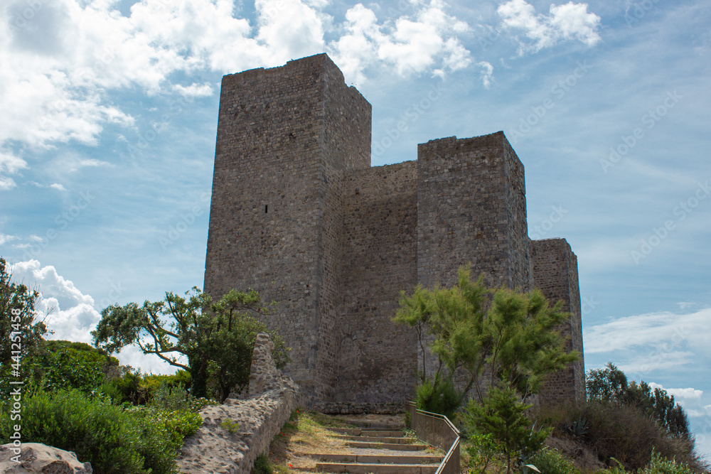 Rocca Aldobrandesca, an impressive coastal fortification in Talamone ...